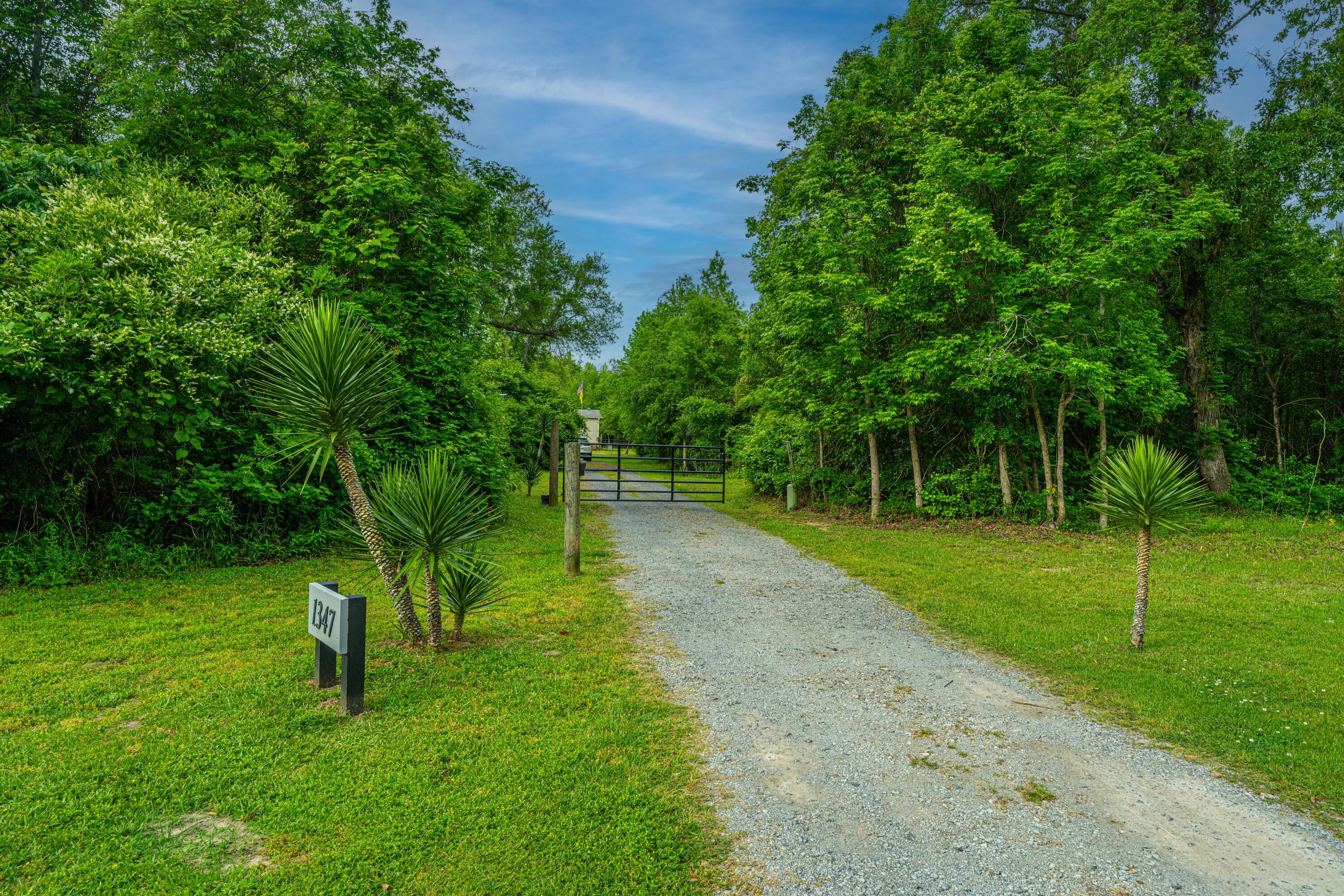 1347 Mandella Road, Bonneau, SC - lhrmls-02125698 - LakeHomes.com