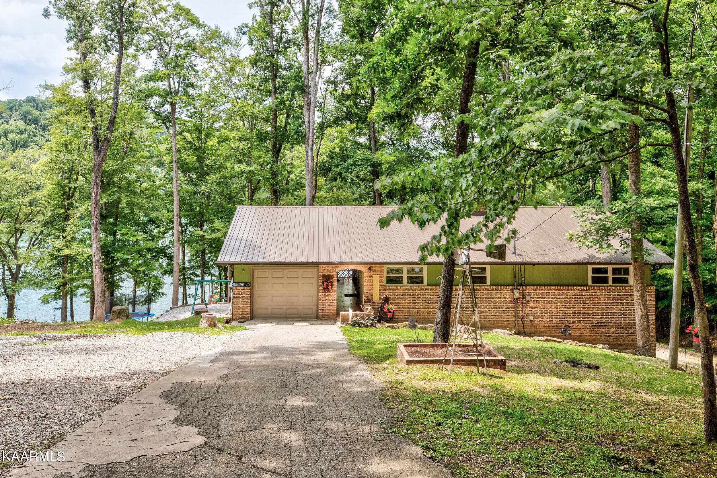 124 Dunrovin Lane, Jacksboro, TN - lhrmls-01696895 - LakeHomes.com