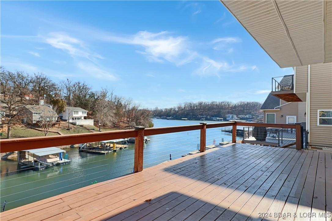 86 Summer Point, Sunrise Beach, MO - lhrmls-02611139 - LakeHomes.com