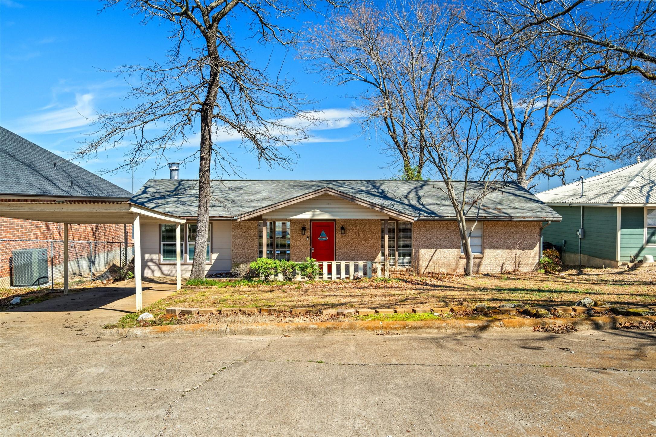 1120 Royal Way, Tool, TX - lhrmls-02770169 - LakeHomes.com