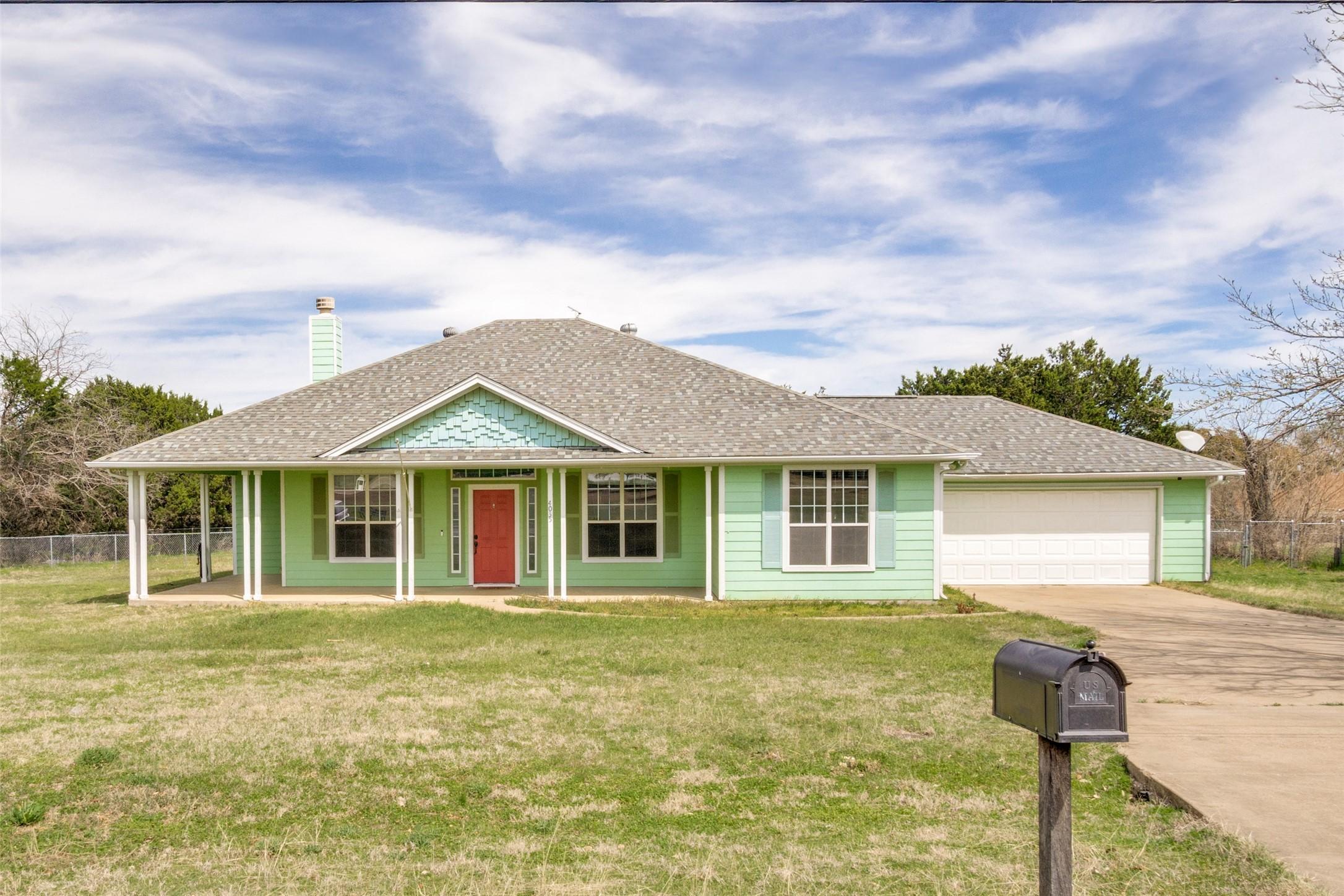 4035 Apache Circle, Granbury, TX - lhrmls-02830229 - LakeHomes.com