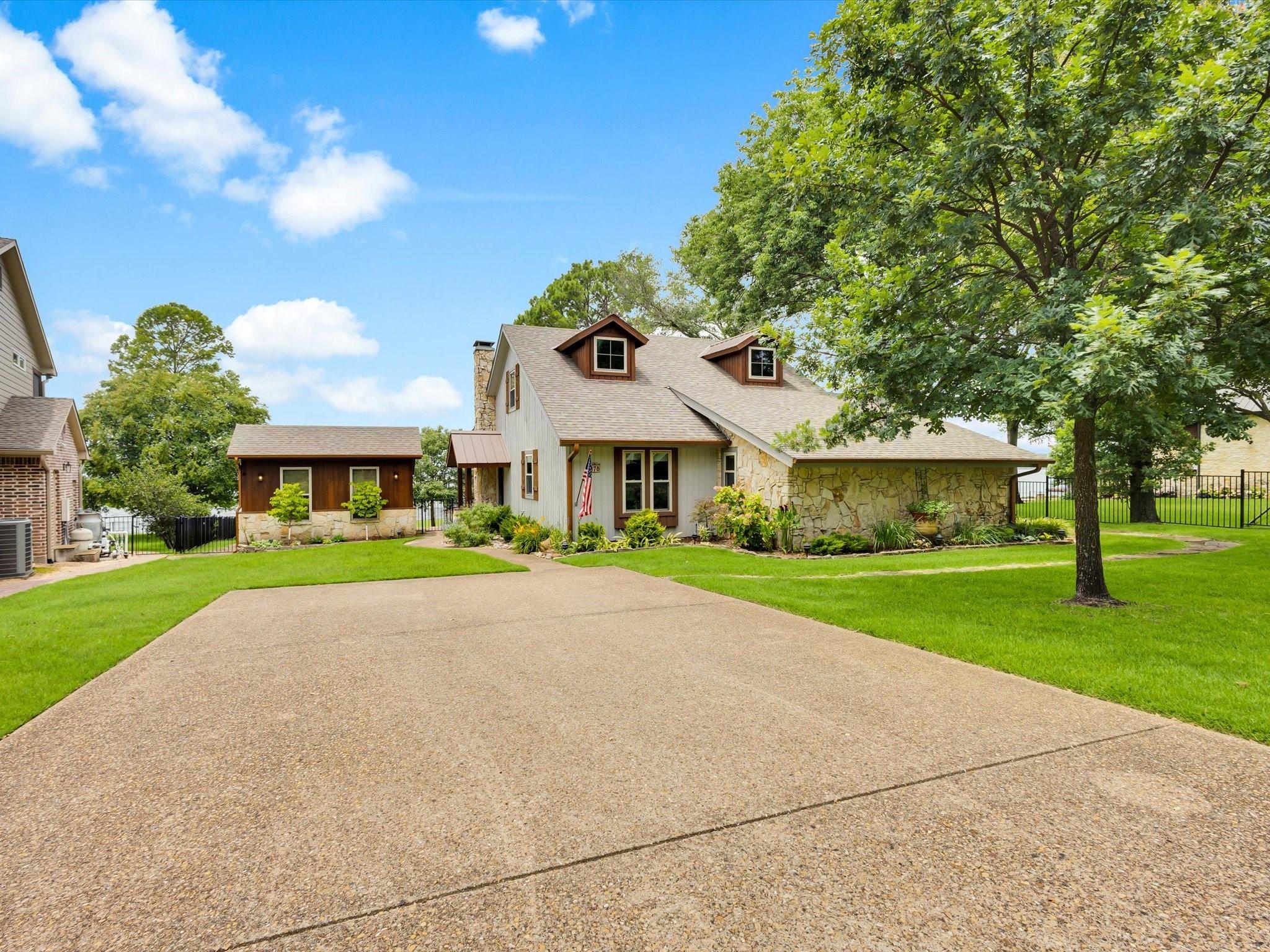 176 Enchanted Drive, Enchanted Oaks, TX - lhrmls-03158417 - LakeHomes.com