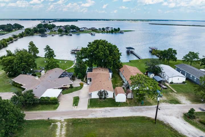 112 Causeway Cove, Seven Points, TX - lhrmls-03056391 - LakeHomes.com