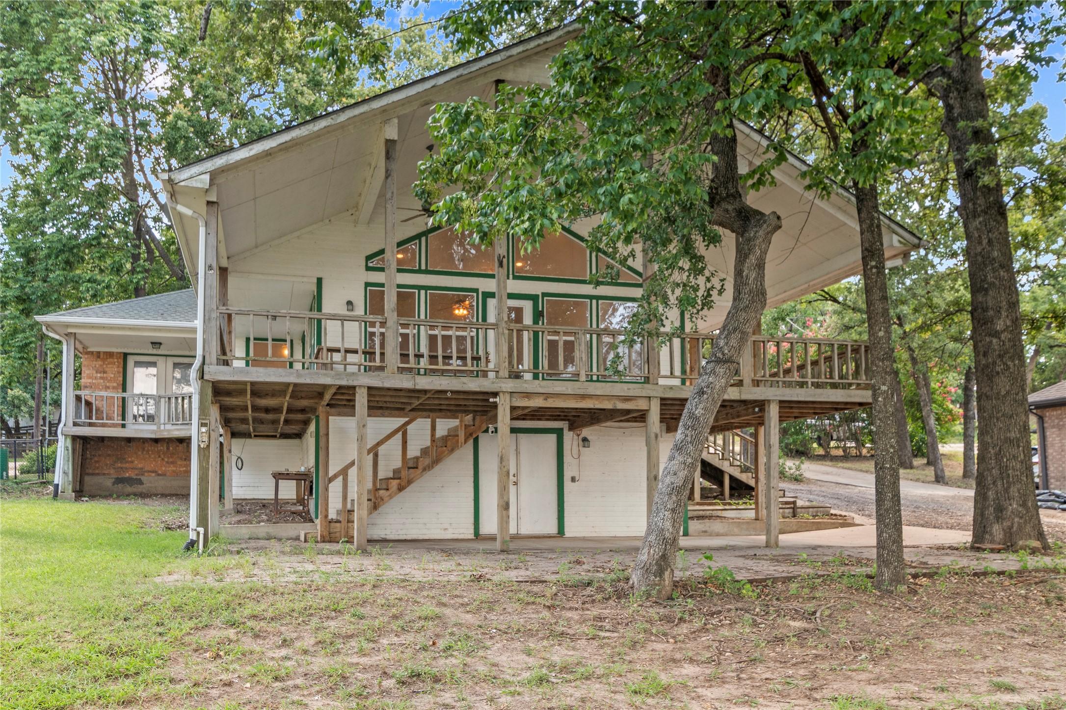 832 Oak Landing Circle, Kemp, TX - lhrmls-03180721 - LakeHomes.com