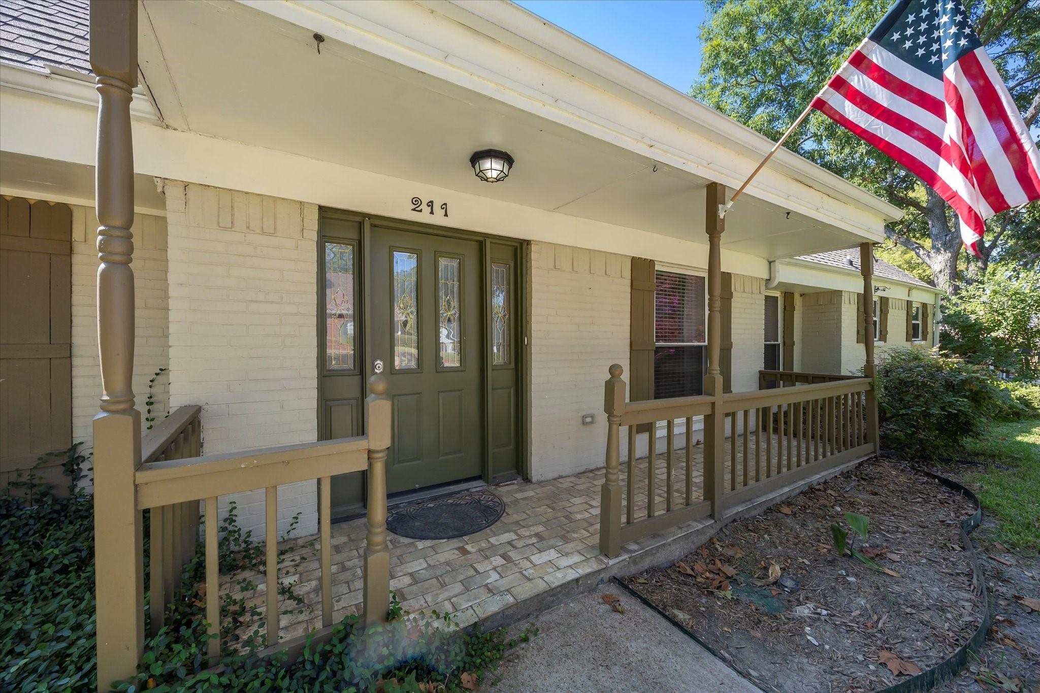 211 Rockbrook Drive, Rockwall, TX - lhrmls-03505817 - LakeHomes.com