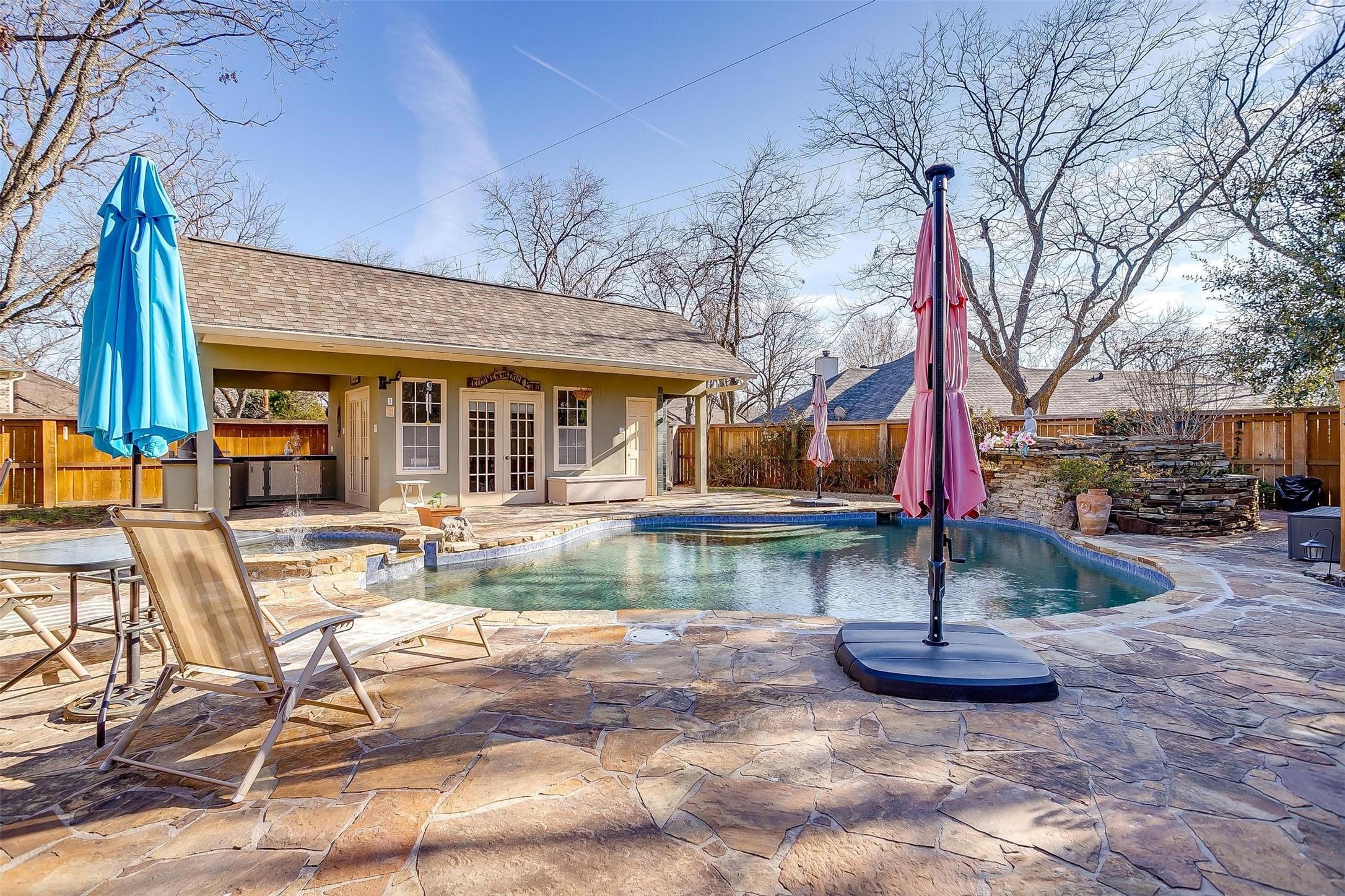 8901 Ellerslie Circle, Granbury, TX - lhrmls-02675702 - LakeHomes.com