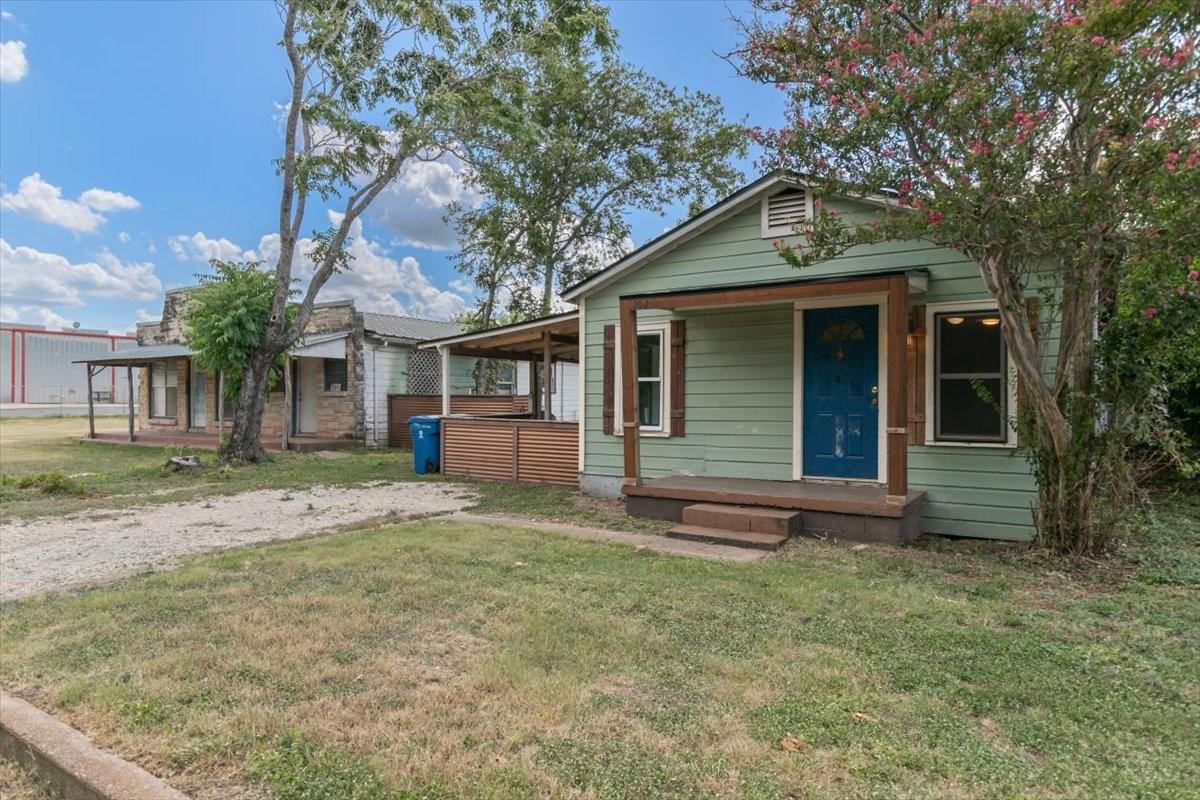 304 S Colorado Street, Whitney, TX - lhrmls-03840490 - LakeHomes.com