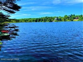 Emerald Lakes Pennsylvania Lake Homes For Sale and Emerald Lakes ...