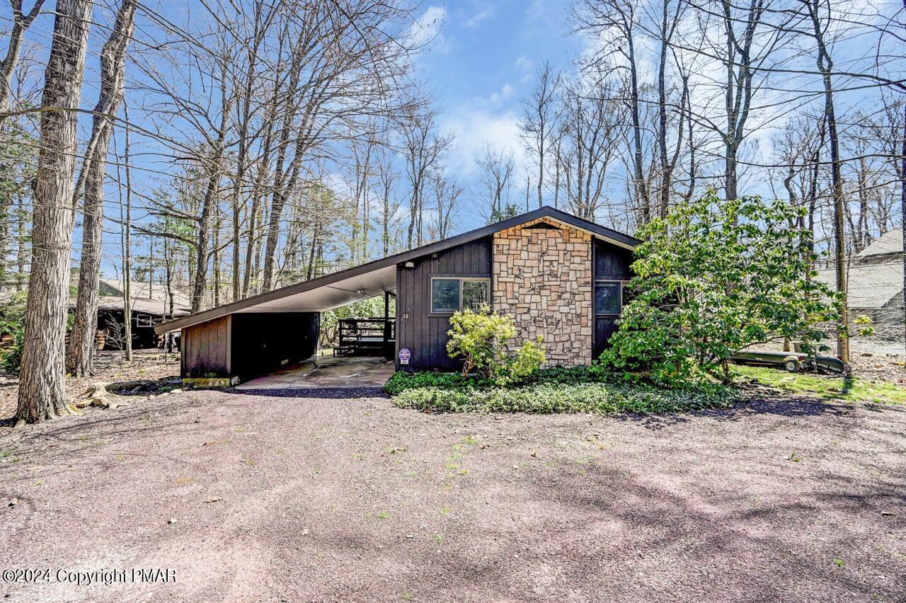1562 BEECH SPRING Drive, Pocono Pines, PA - lhrmls-02138907 - LakeHomes.com
