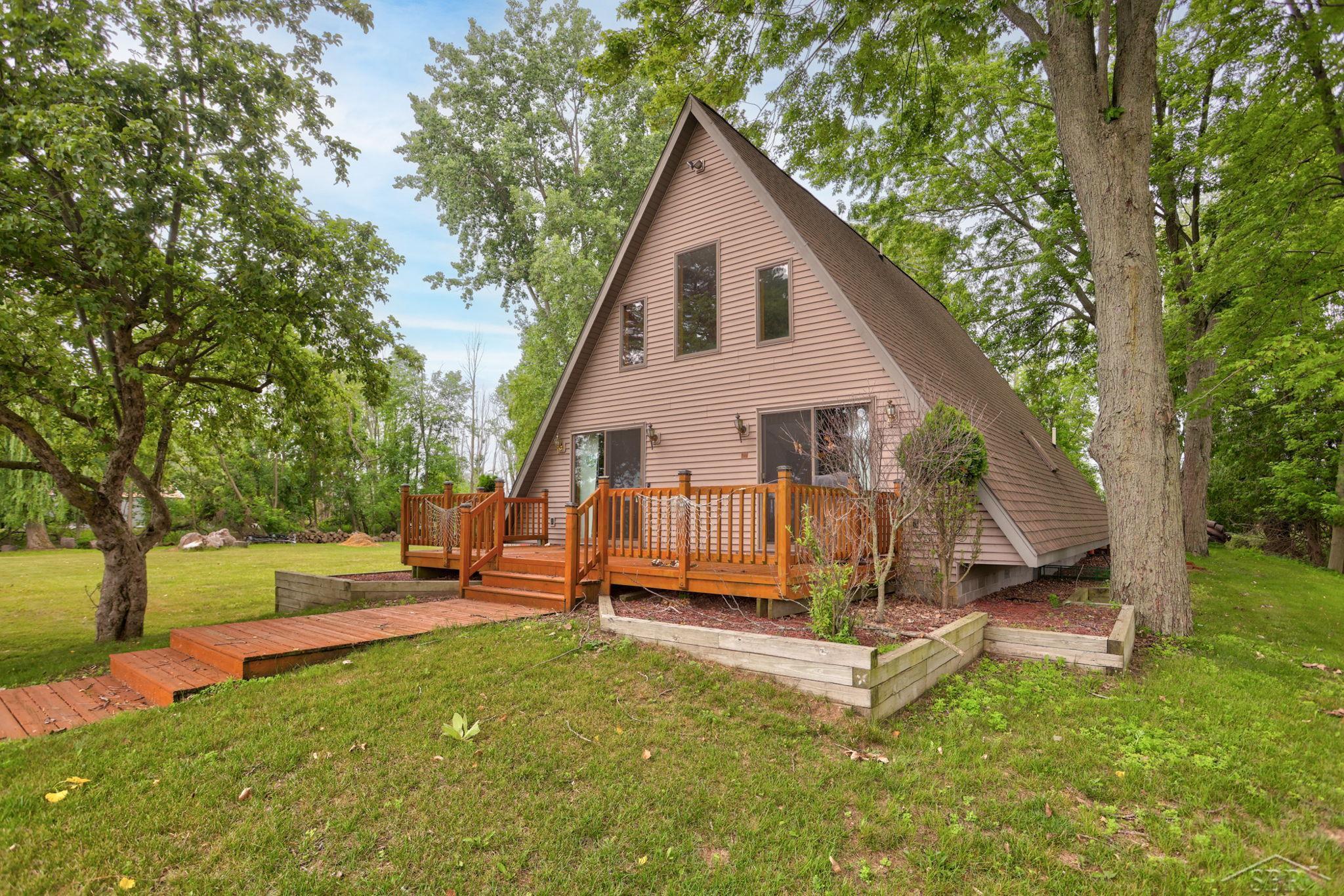 5196 Beachwood Drive, Standish Township, MI - lhrmls-03668906 ...