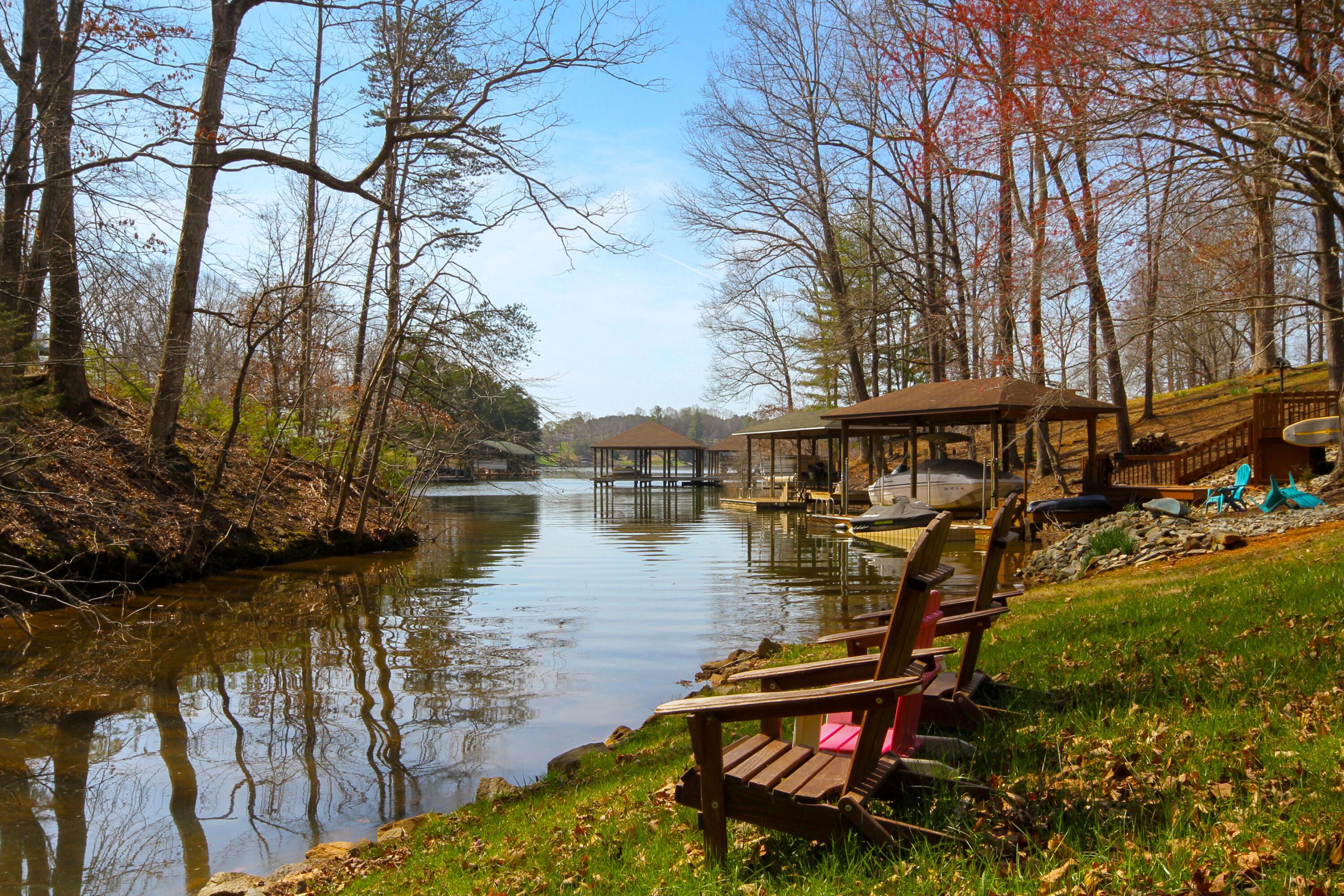 101 Twin Chimneys DR, Wirtz, VA - lhrmls-02093825 - LakeHomes.com