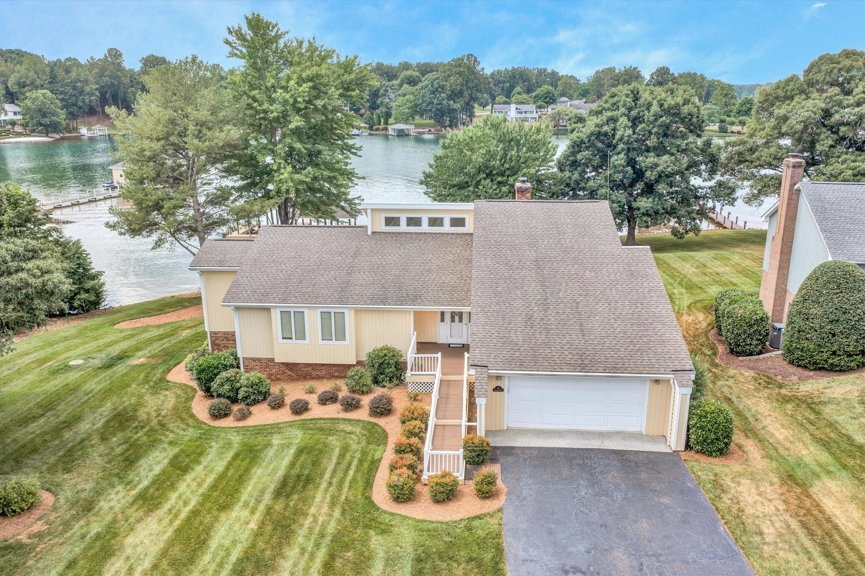 95 Shoreline CIR, Penhook, VA - lhrmls-02237635 - LakeHomes.com