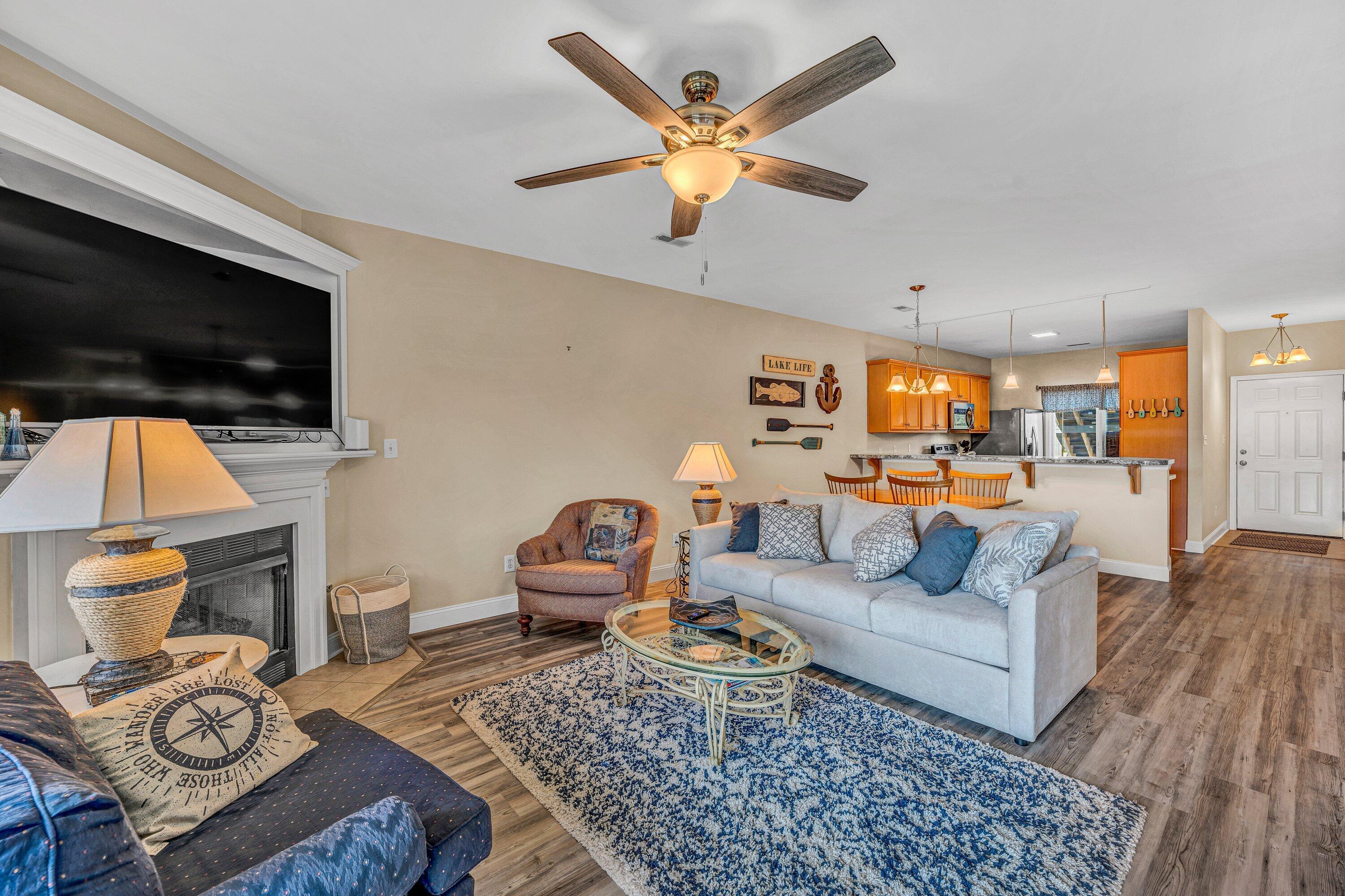 1137 Mariners WAY, Huddleston, VA - lhrmls-02936595 - LakeHomes.com
