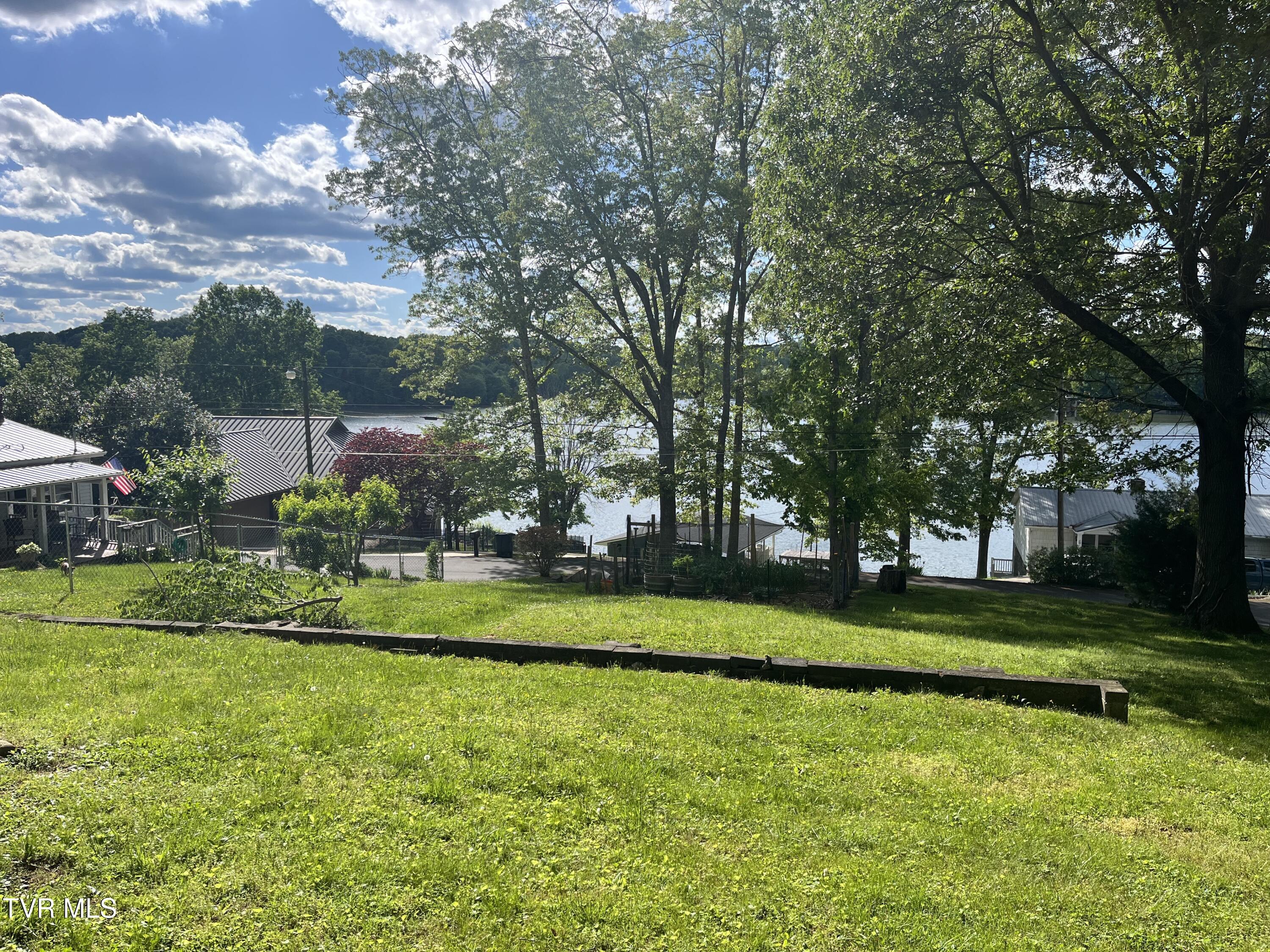 1033 Haw Ridge Road, Piney Flats, TN - lhrmls-03003812 - LakeHomes.com