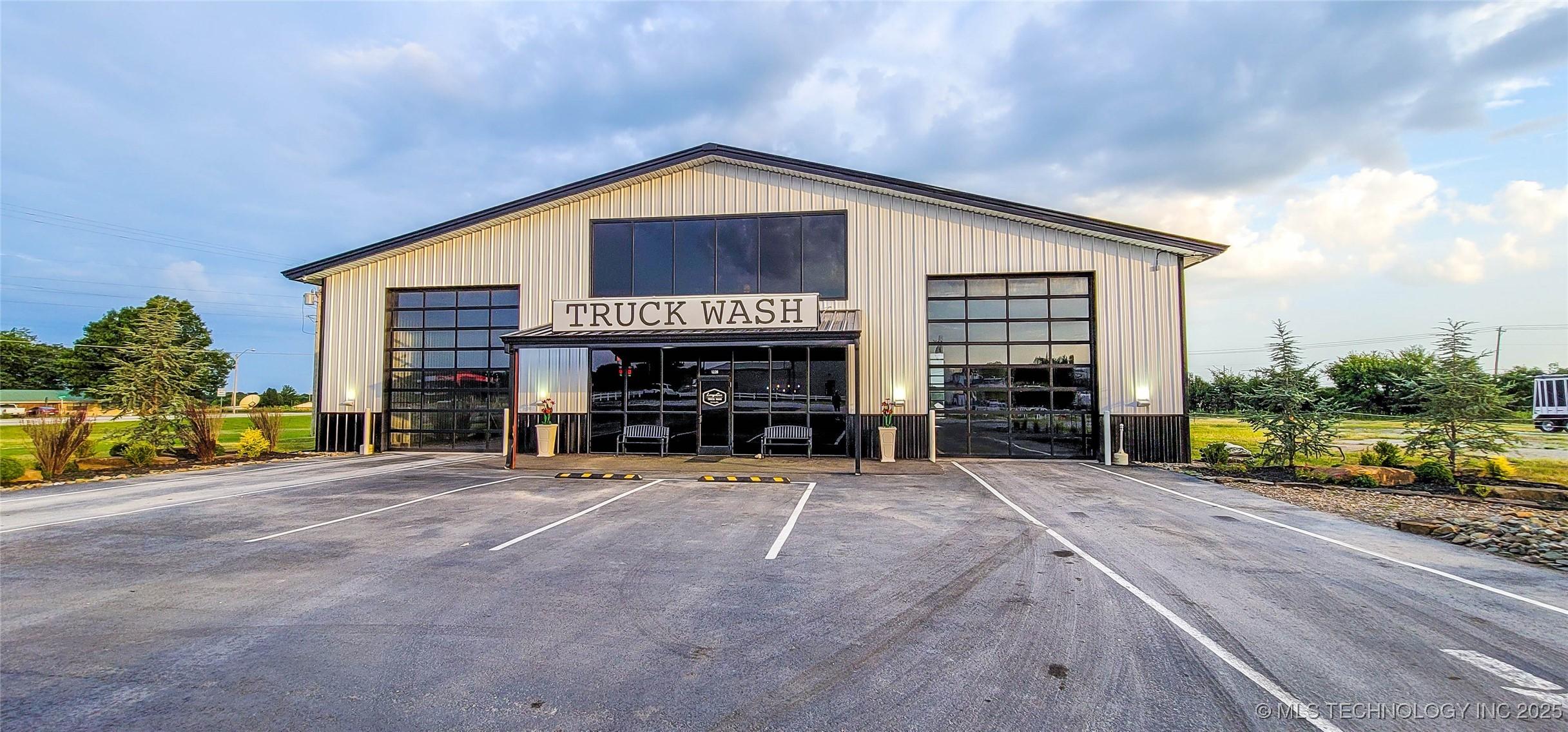 1228 W Gentry Avenue, Checotah, OK - lhrmls-03097797 - LakeHomes.com