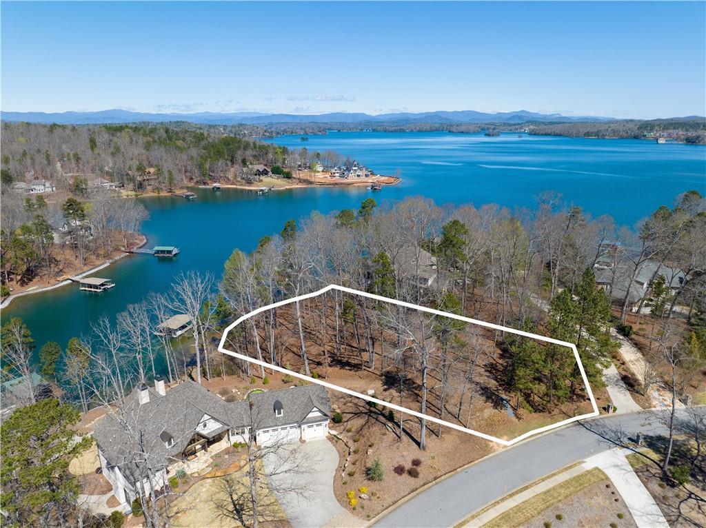 211 E Wynward Pointe Drive, Salem, SC - lhrmls-01558231 - LakeHomes.com